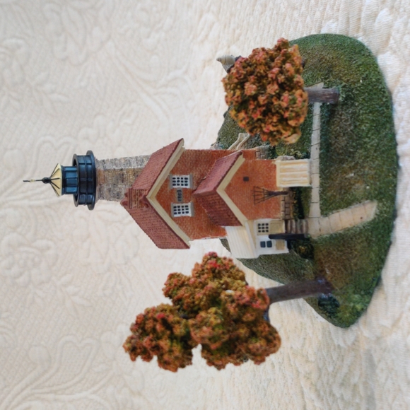 Danbury Mint | Art | Danbury Mint Charlottegenesee New York Lighthouse ...